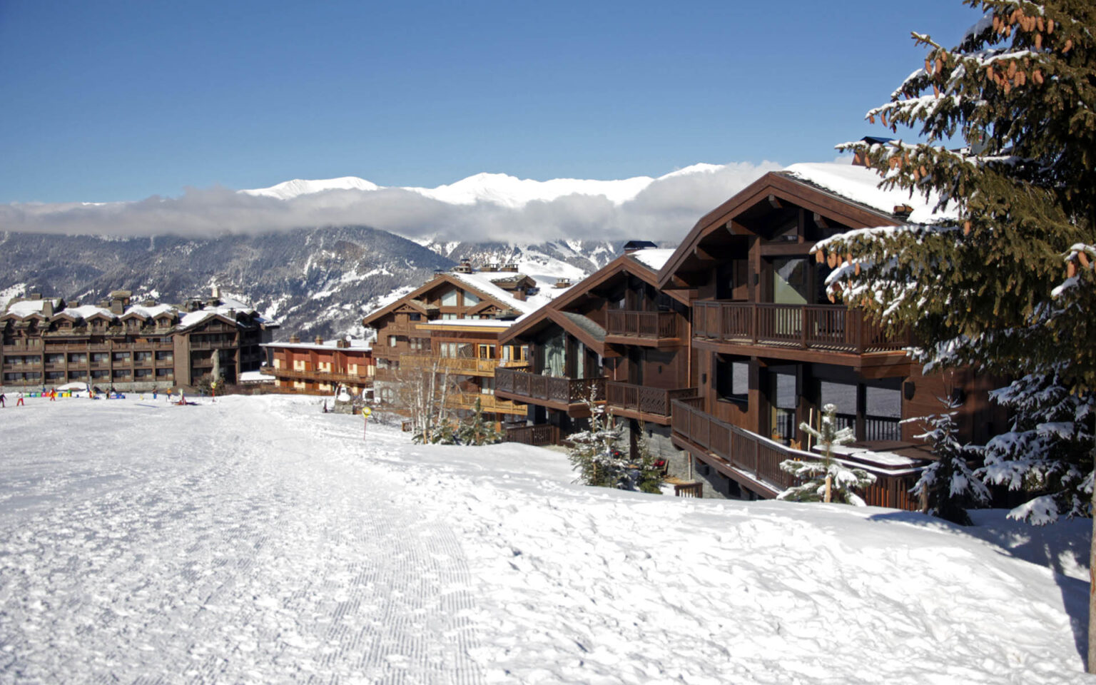 Courchevel 1650 Ski Resort Guide - The Finest Luxury Ski Chalets ...