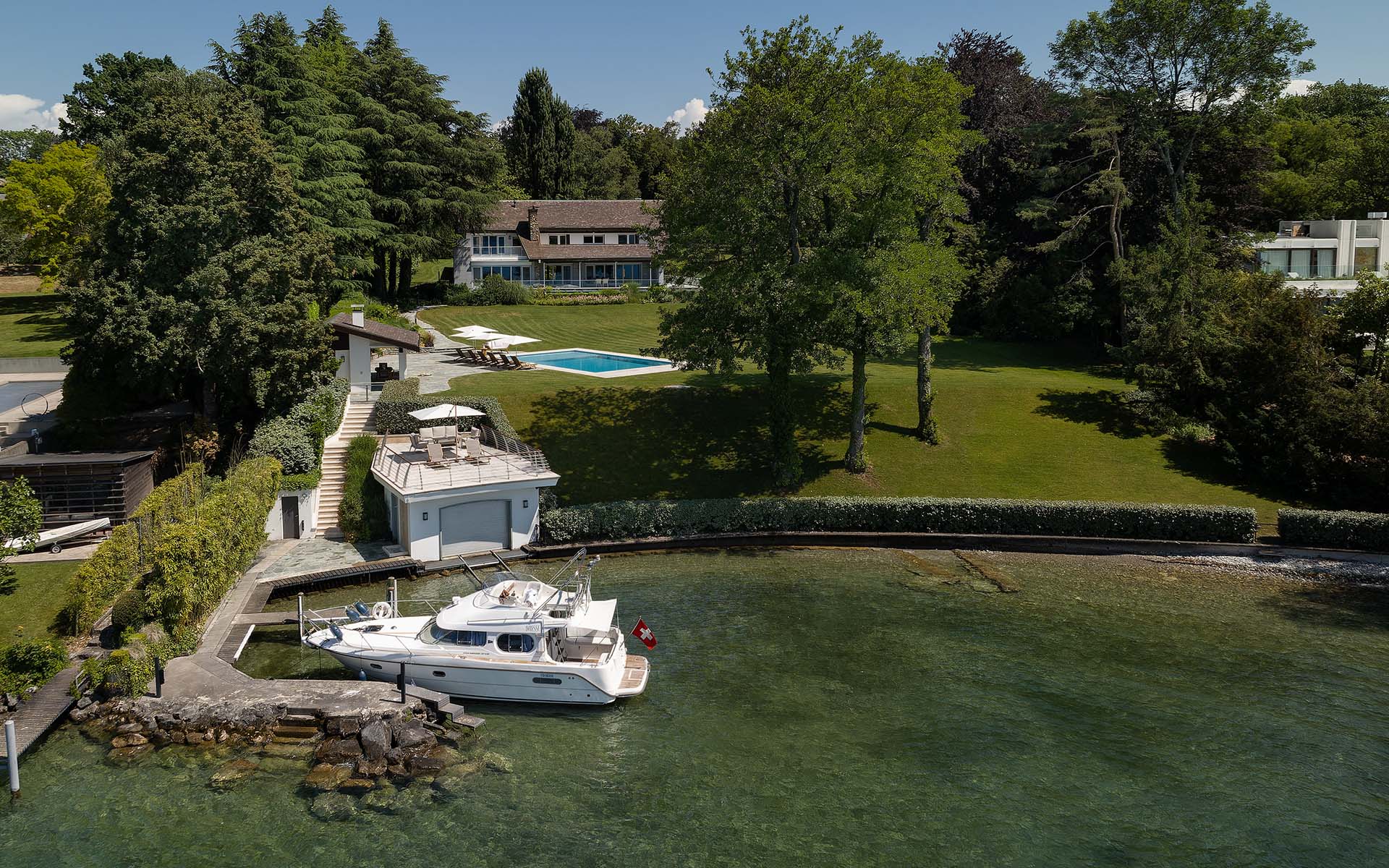 Luxury Villas in Geneva | Beach Paradise | Firefly Collection